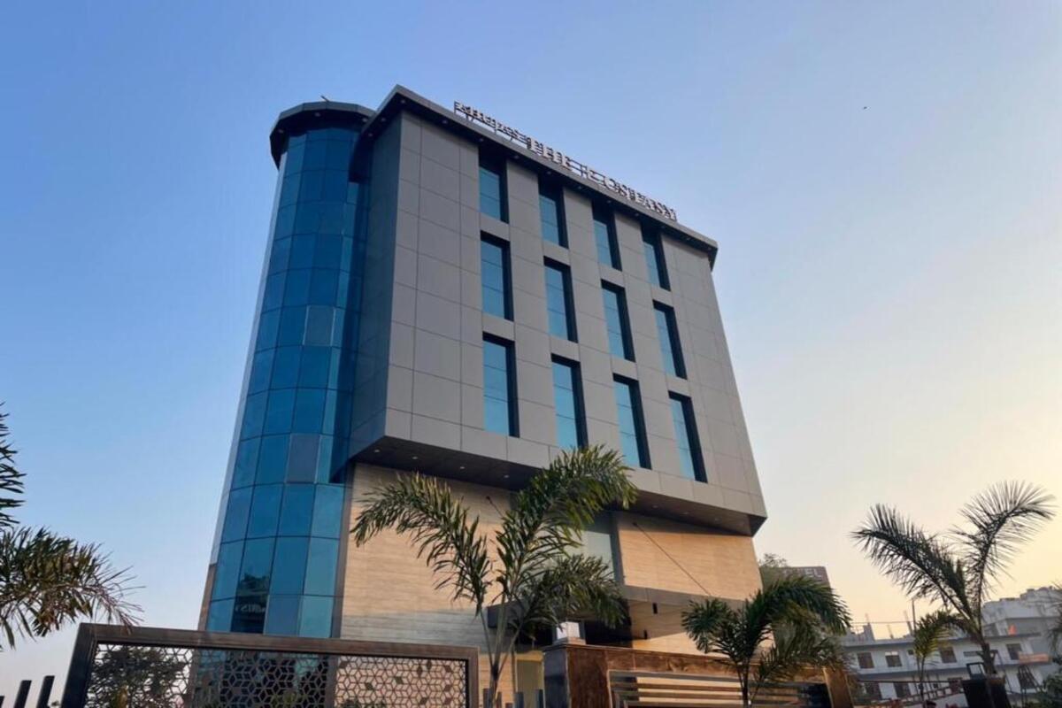Best Five-Star Hotel in Uttar Pradesh: Stay Like Royalty